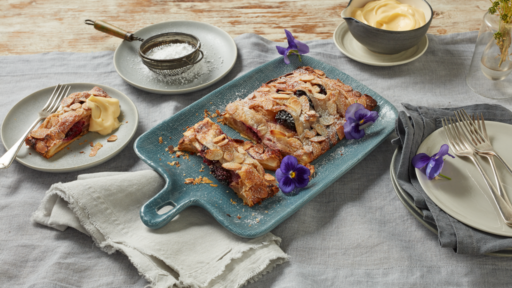Apple and Blackberry Jalousie | The Neff Kitchen